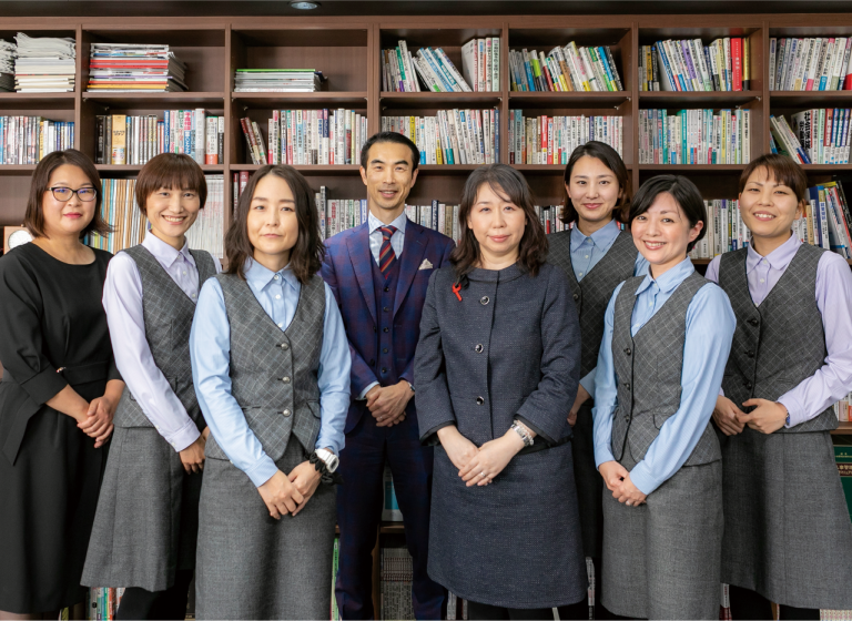 長期ビジョンを見据えて『社労夢』を導入し、大企業にも対応できる情報一元化を実現！ | 社労夢 ｜ シェアNo.1のクラウド社労士業務システム